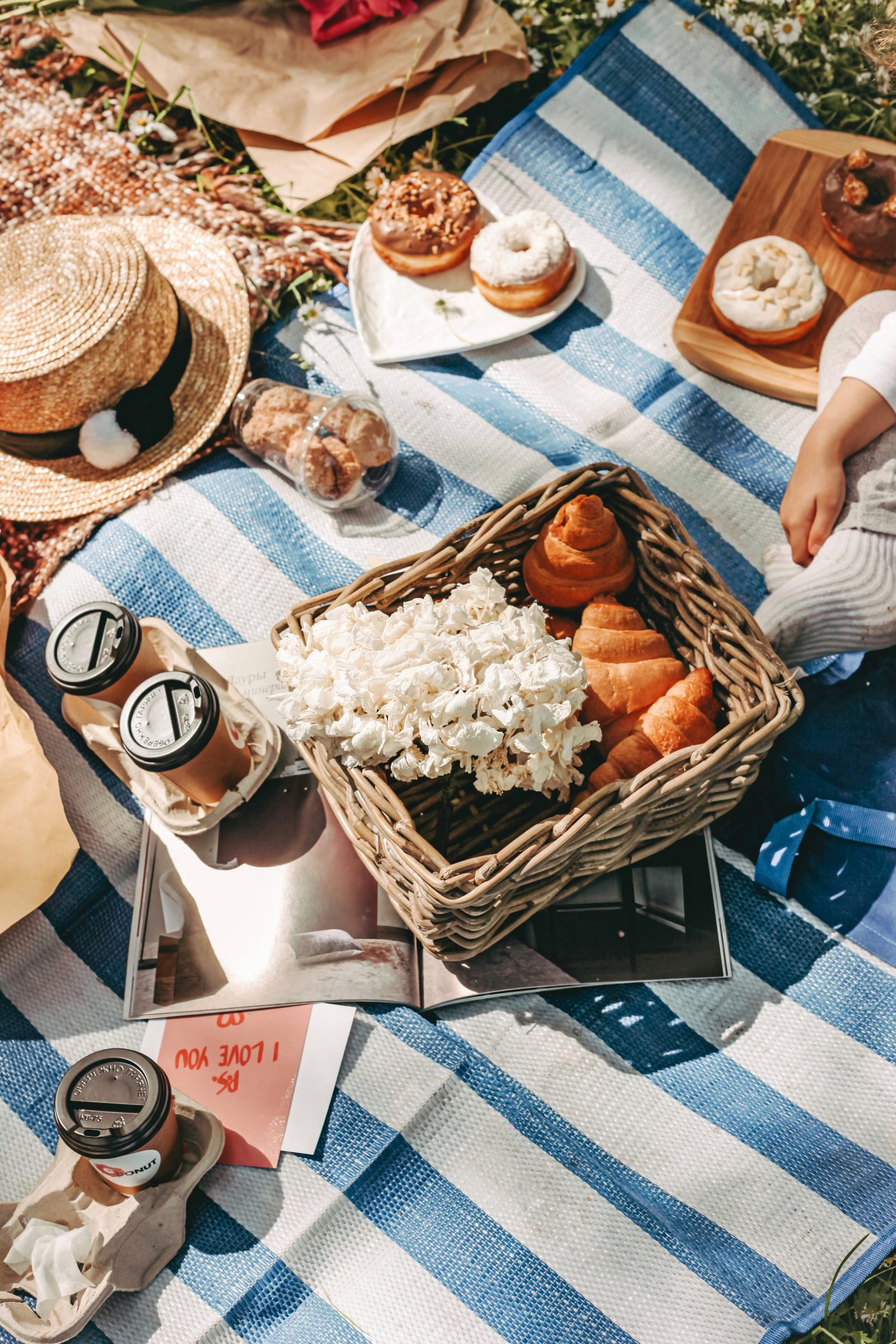 Packing the Perfect Spring Picnic