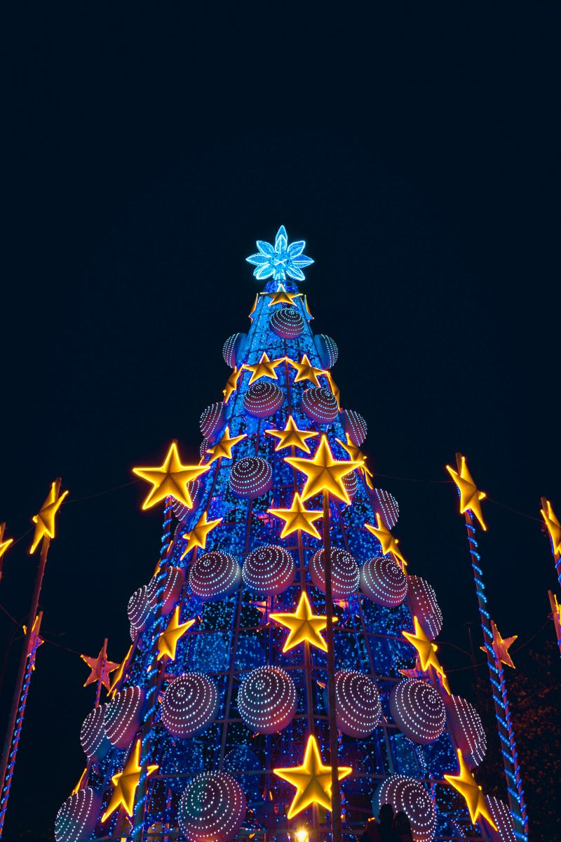 15 ways to Style a Blue Christmas tree